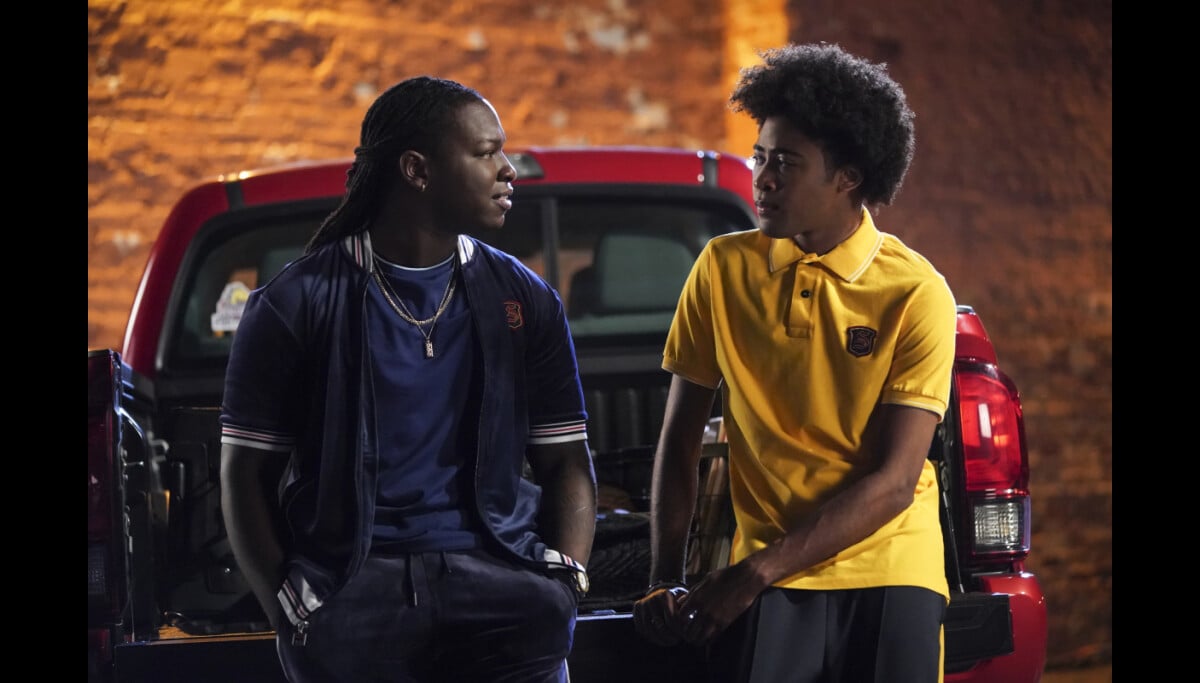 Photo : Legacies saison 2, épisode 1 : Kaleb (Chris De'Sean Lee) et MG ...