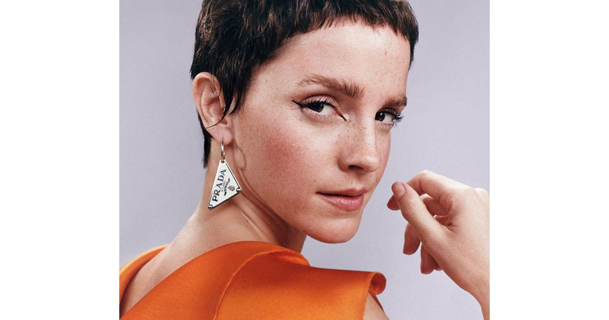 Emma Watson pose pour la campagne de parfum Prada Paradoxe Fragrance ...