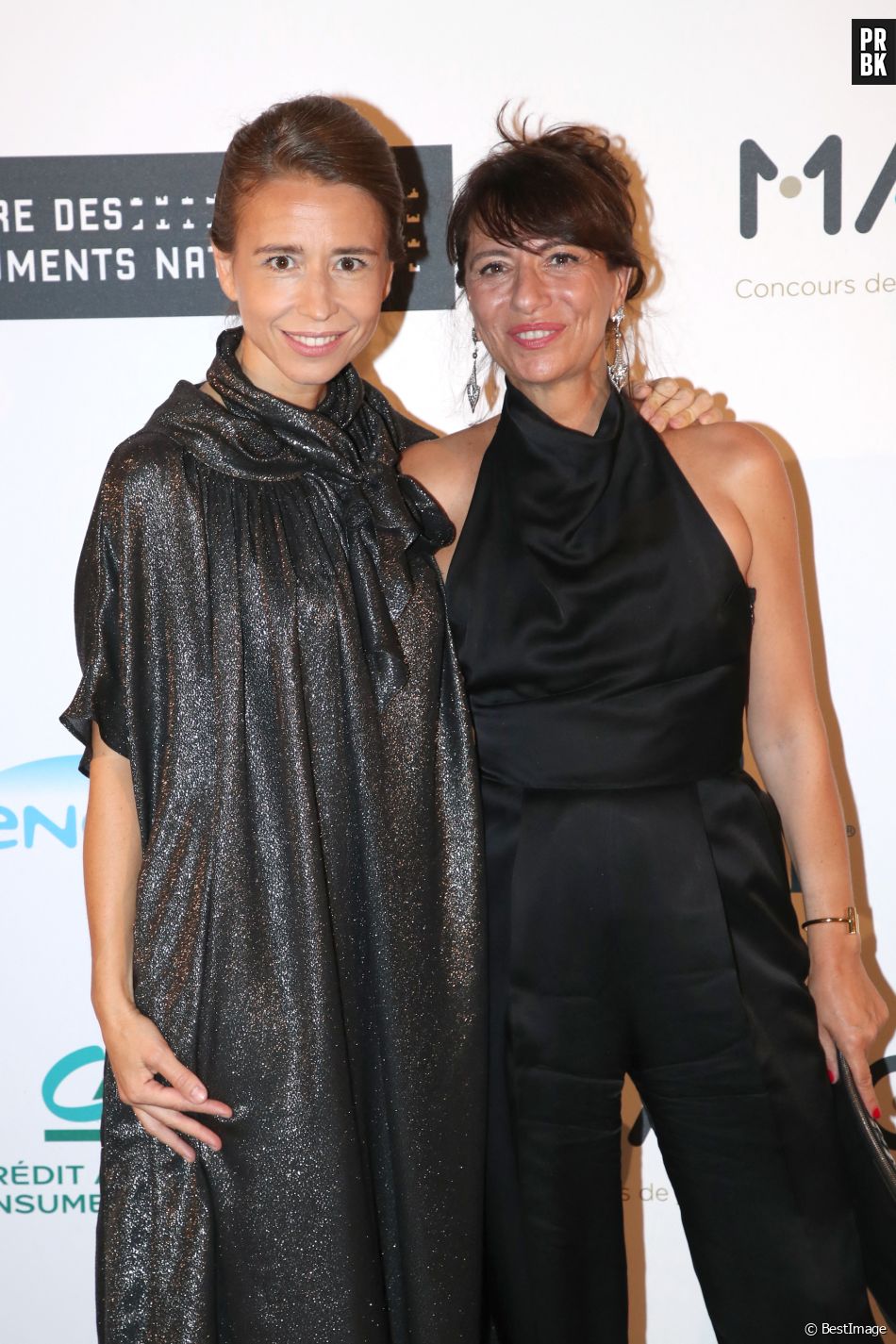 "Ils ont peut-être honte de voyager en classe éco..." : Sarah Saldmann ...