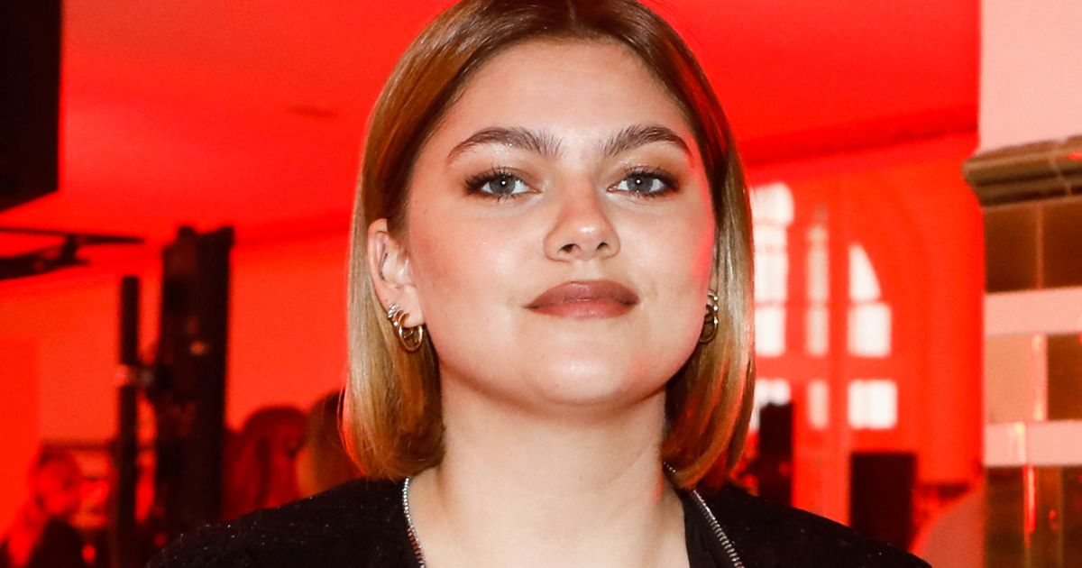 Louane Emera au défilé Victoria / Tomas prêt-à-porter automne-hiver ...
