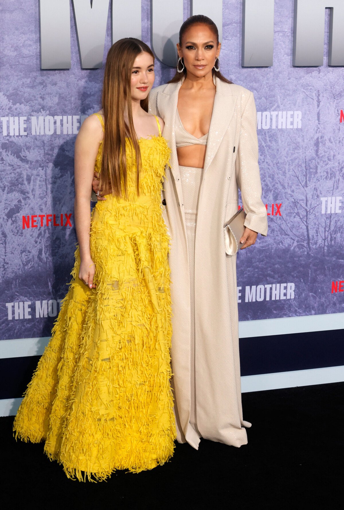 Photo : Lucy Paez, Jennifer Lopez à la première du film "The Mother" à ...