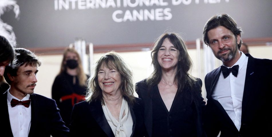 Mathieu Ageron, Jane Birkin (habillée en Céline) et sa fille Charlotte ...