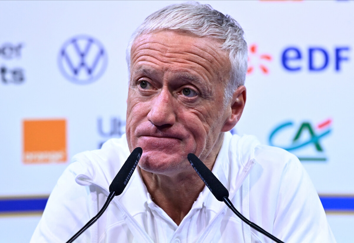 Photo : Le sélectionneur de l'équipe de France de football Didier Deschamps en conférence de ...