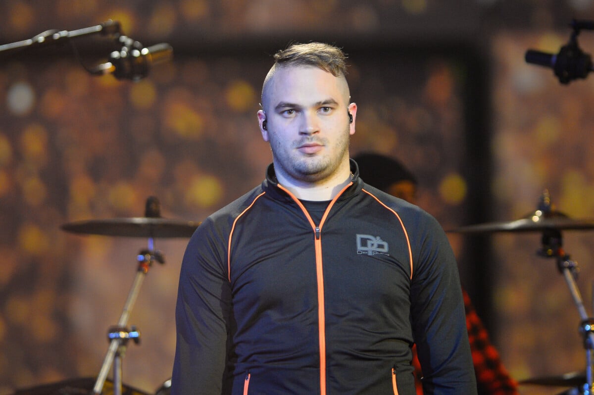 Photo : Jul lors de la 32ème cérémonie des Victoires de la Musique au ...