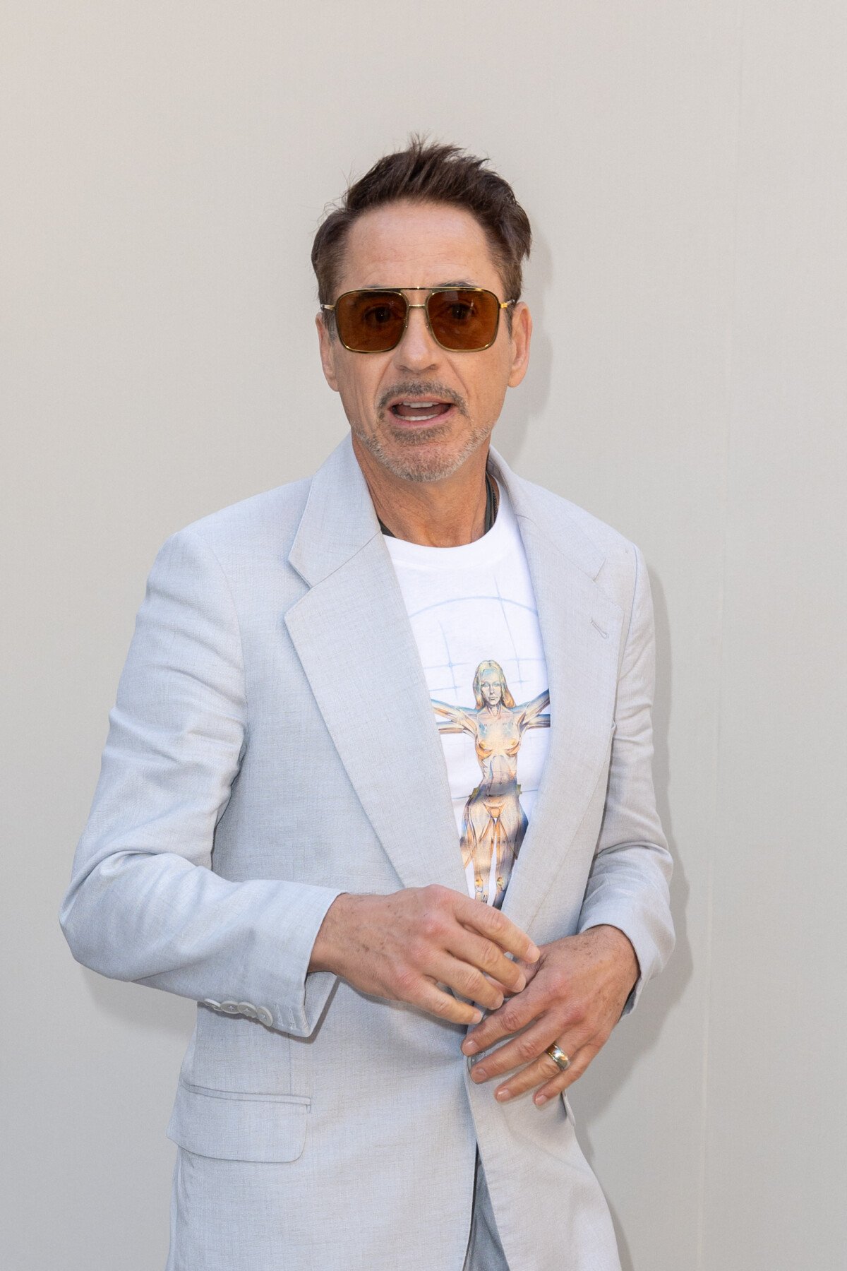 Photo : Robert Downey Jr. - Front row du défilé de mode printemps-été ...