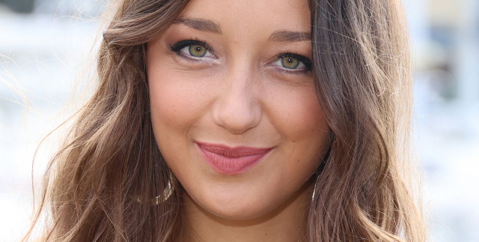 Zoi Severin au photocall de la série Ici Tout Commence lors de la 25ème édition du Festival de ...