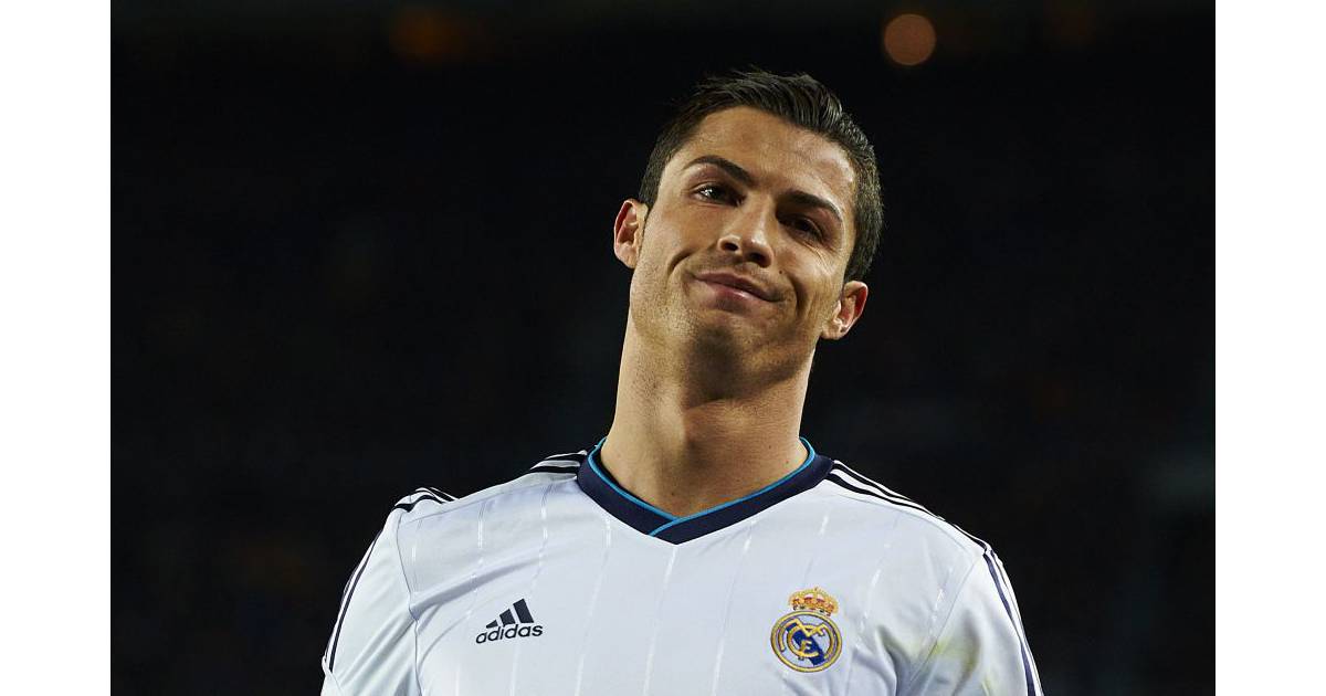 Cristiano Ronaldo joue les geek à lunettes - Purebreak