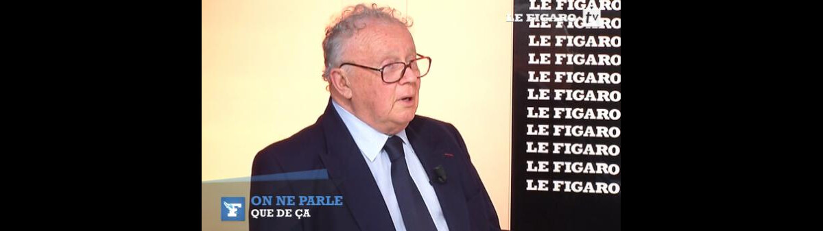 Photo : Philippe Bouvard taille un costard à Cyril Hanouna dans l ...