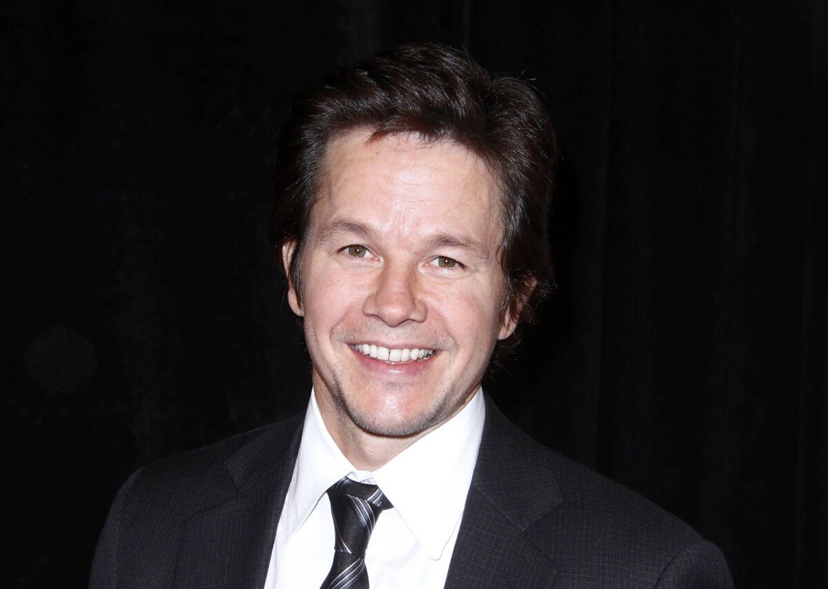 Photo : Capucine Anav va interviewer Mark Wahlberg à Hong Kong - PureBreak