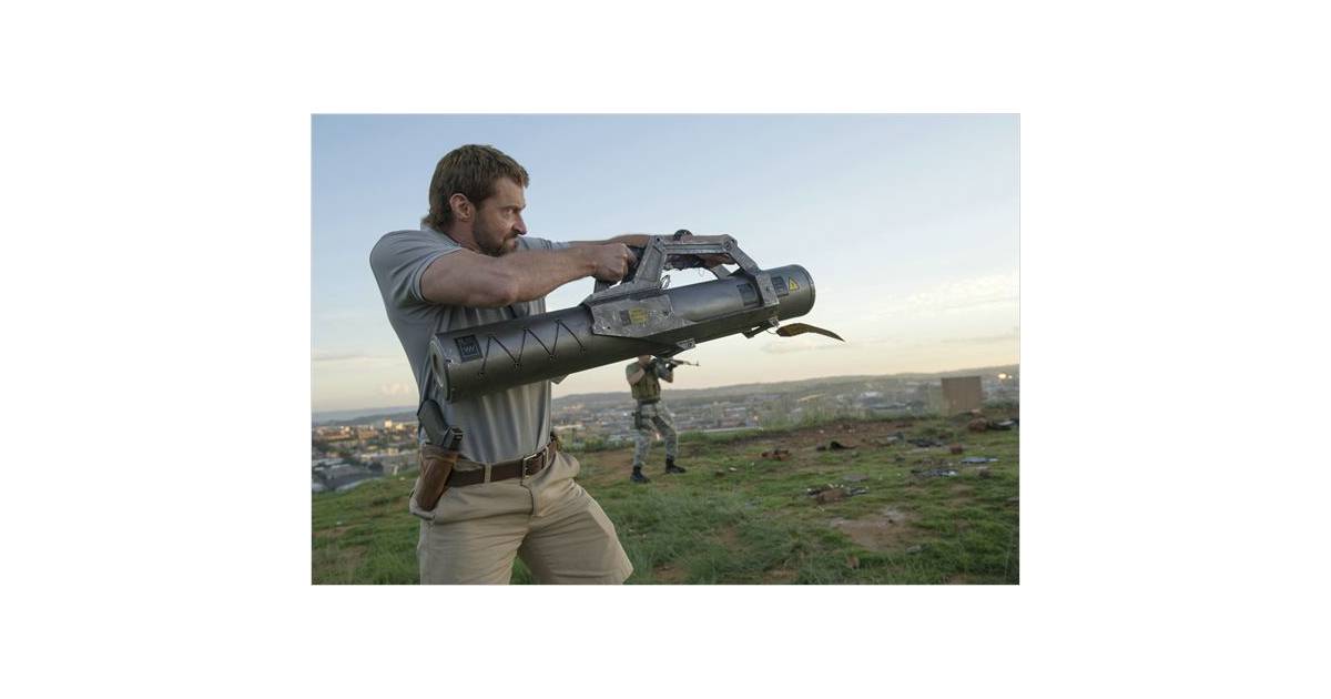 Chappie : Hugh Jackman impressionnant dans une bande-annonce ...