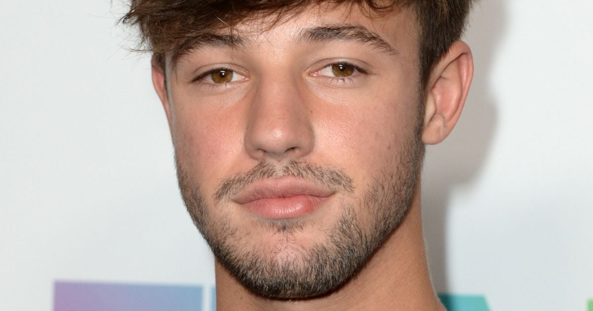 Cameron Dallas arrêté pour agression présumée, il assume et partage son ...