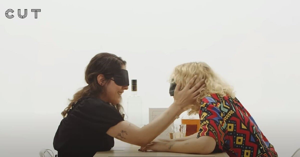 Moments gênants, clichés... Cette chaine Youtube enchaine les concepts borderlines voire ...