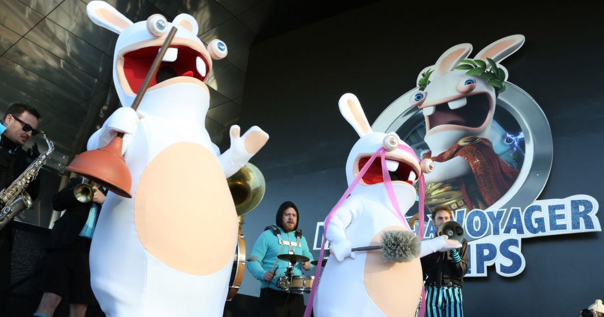 Les lapins cretins - Inauguration de la nouvelle attraction du ...