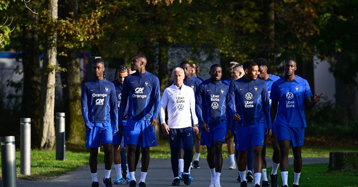 Didier Deschamps (sélectionneur) avec les joueurs de l'équipe de ...