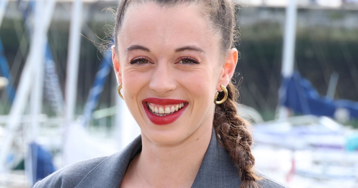 Camille Genau au photocall de la série Demain Nous Appartient lors de ...