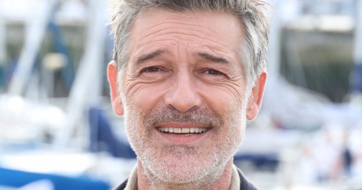 Stephane Blancafort au photocall de la série Ici Tout Commence lors de ...
