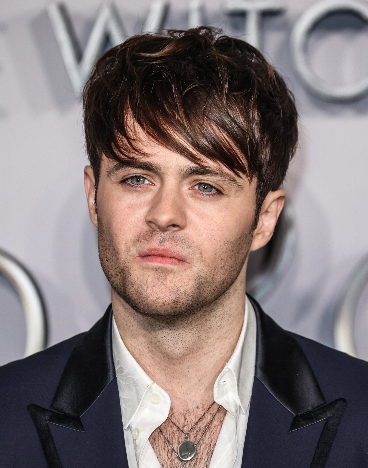 Photo : Joey Batey à la première du film "The Witcher: Blood Origin" à ...