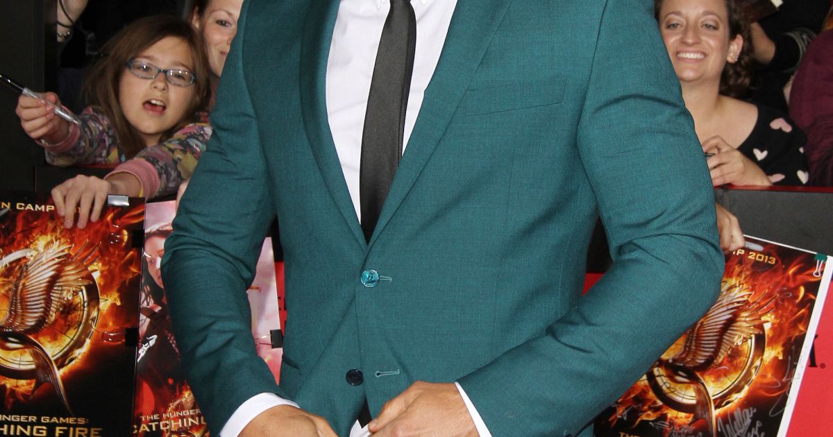 Alan Ritchson - Premiere du film The Hunger Games 2 : Catching Fire a ...