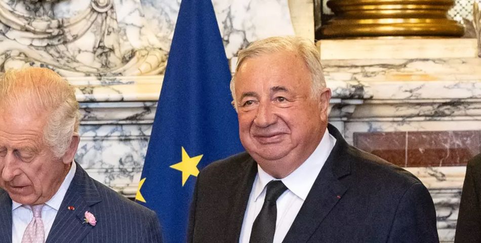 Le roi Charles III d'Angleterre, accompagné de la présidente de l ...