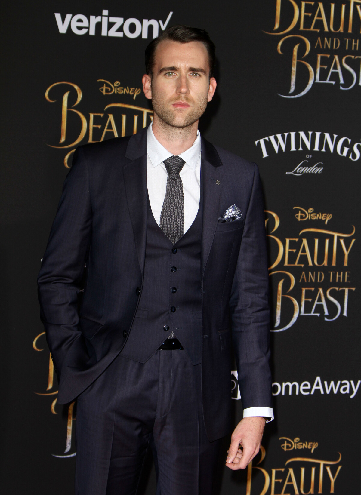 Photo : Matthew Lewis à la première de 'Beauty and the Beast' (La Belle ...