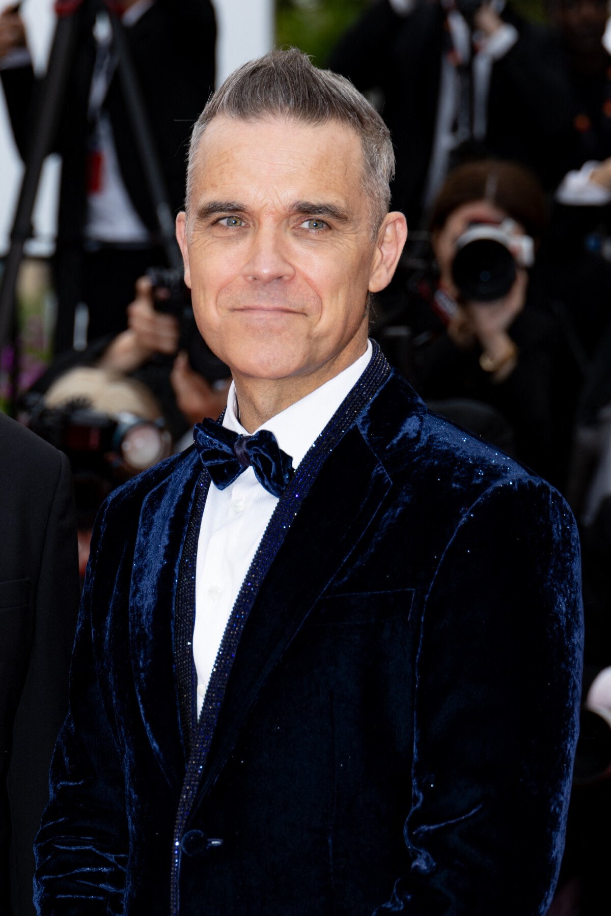 Photo : Robbie Williams - Montée des marches du film « Killers of the ...