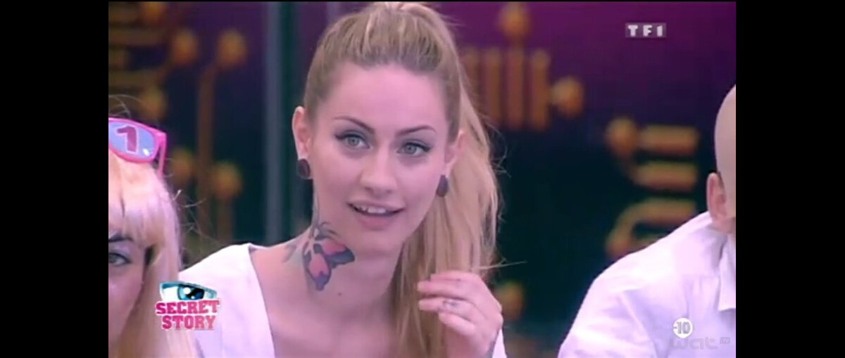 Photo : Fanny pourrait bien montrer les dents si Caroline ne revient ...