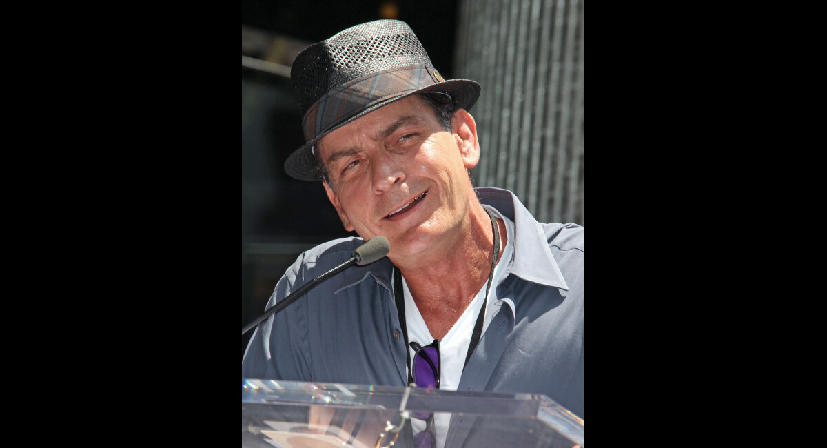 Photo : Charlie Sheen est le Superman de Lindsay Lohan - PureBreak