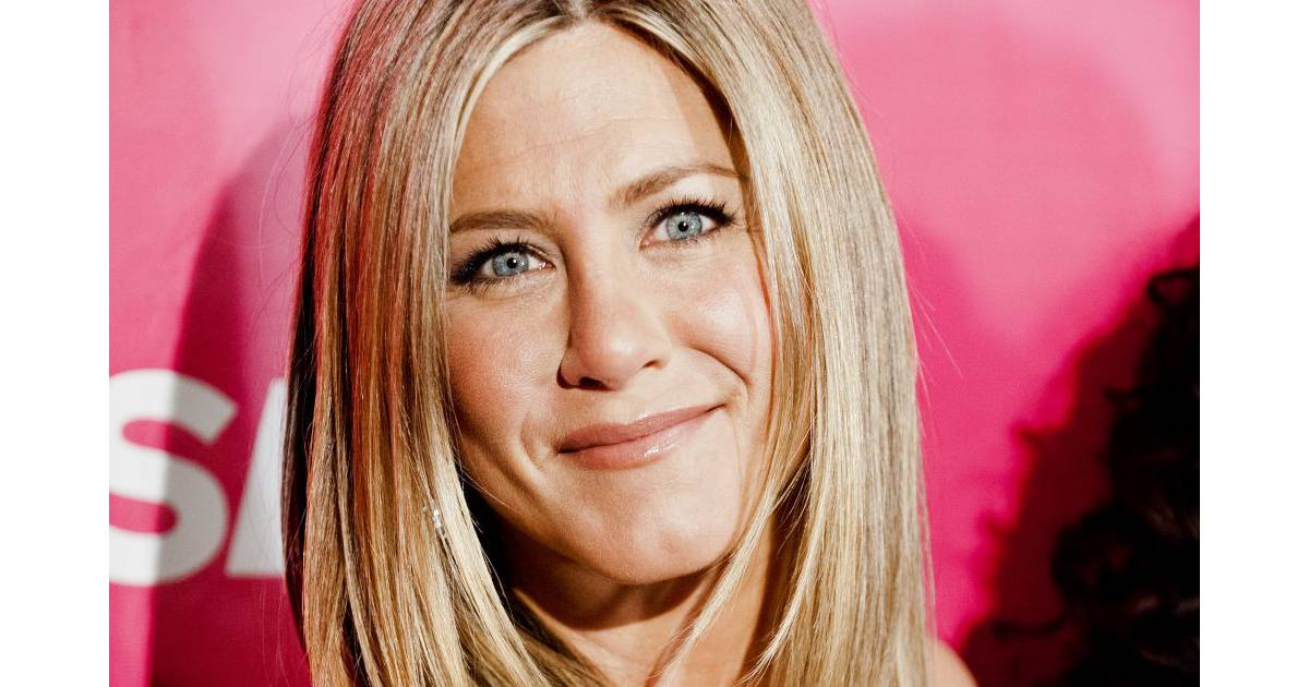 Jennifer Aniston a fait un strip-tease pour Tomer Sisley - Purebreak