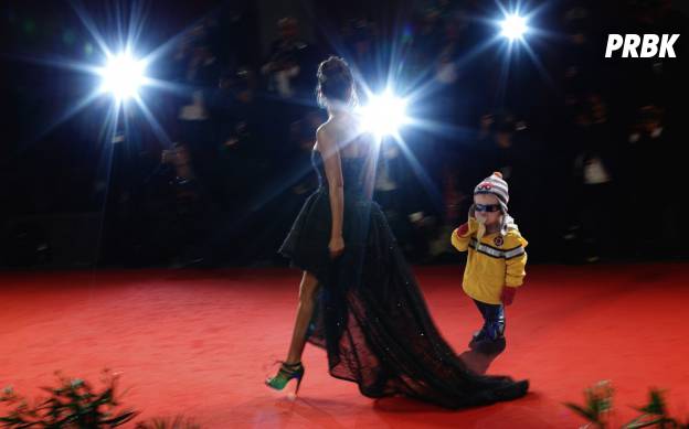 [FUN] Carter et sa banane : la nouvelle star du web qui fait le buzz ...