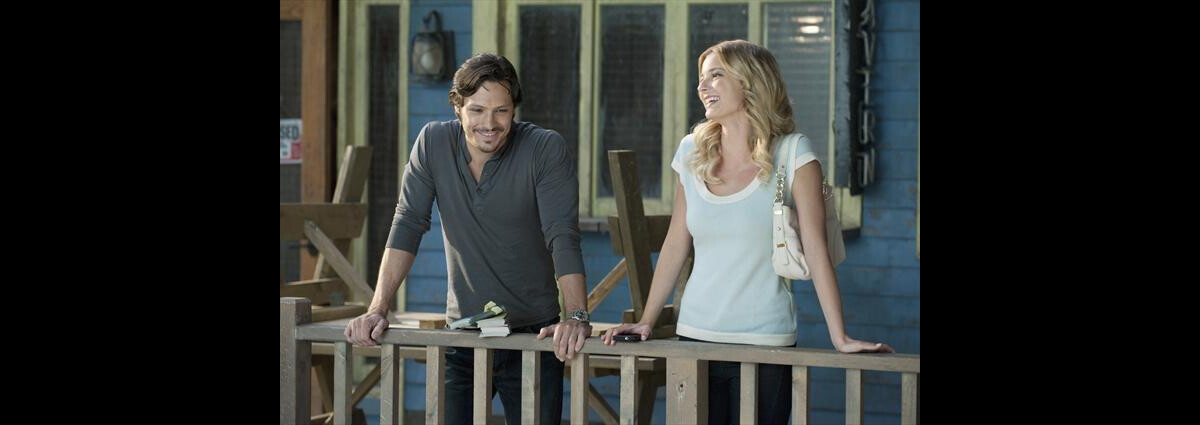 Photo : Revenge saison 4 : Emily et Jack bientôt en couple ? - Volum ...