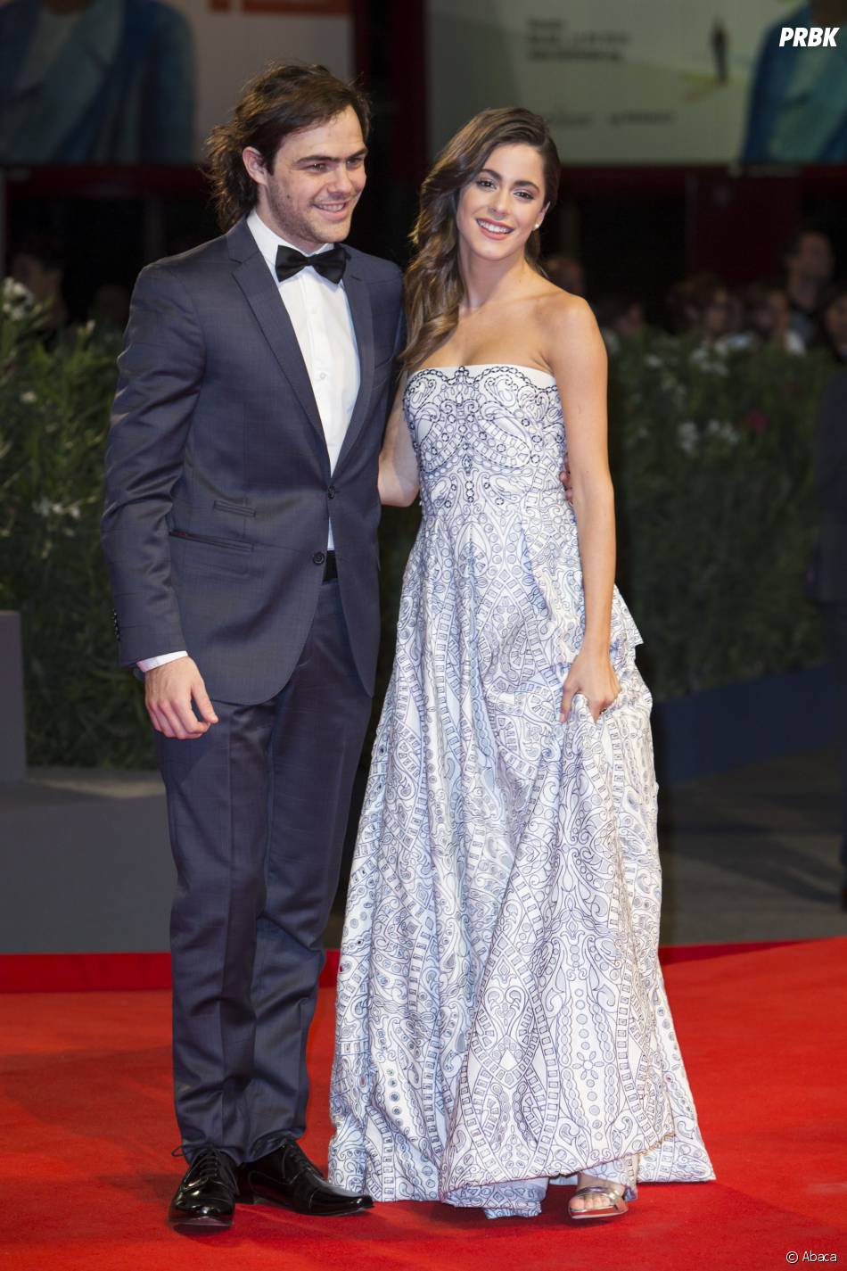 Martina Stoessel et Peter Lanzani : couple glamour à la Mostra de ...