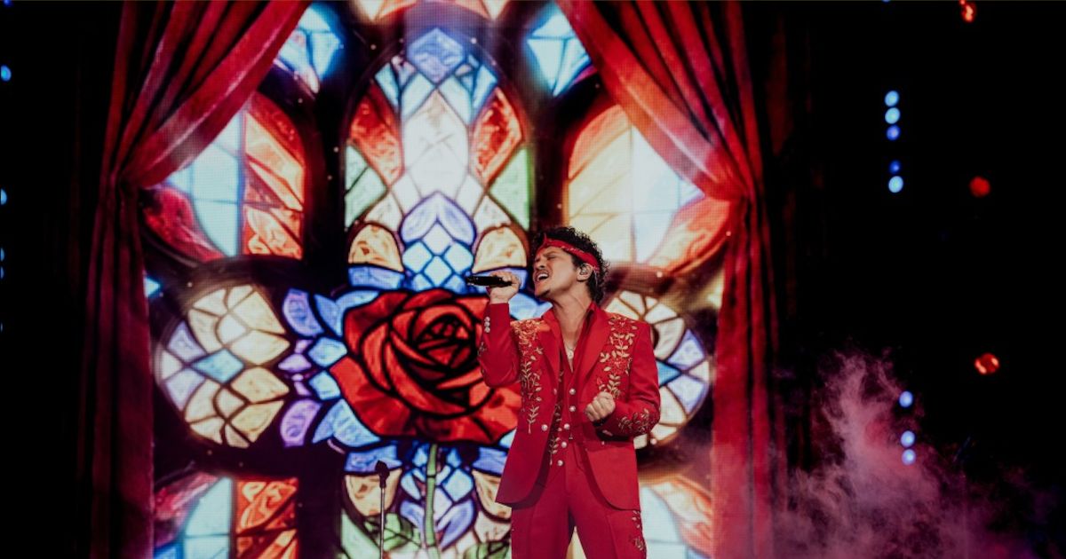 "À côté de David Guetta, ça pique fort" : Bruno Mars déçoit le public ...