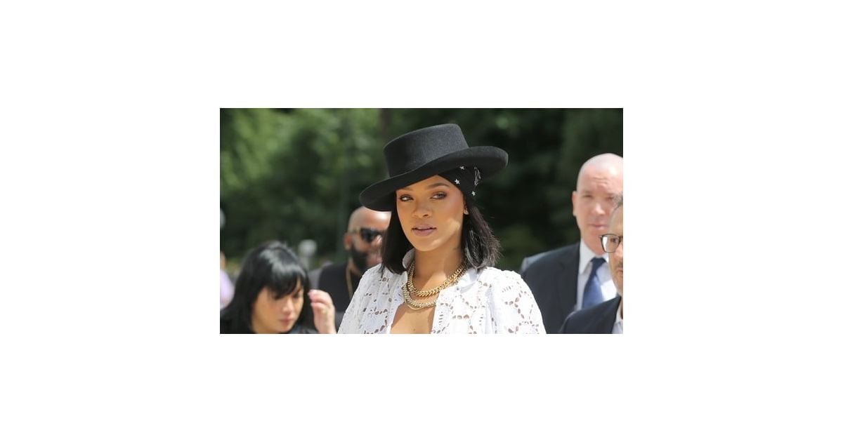 Rihanna aide un fan après un chagrin d'amour - Volum (PureBreak)