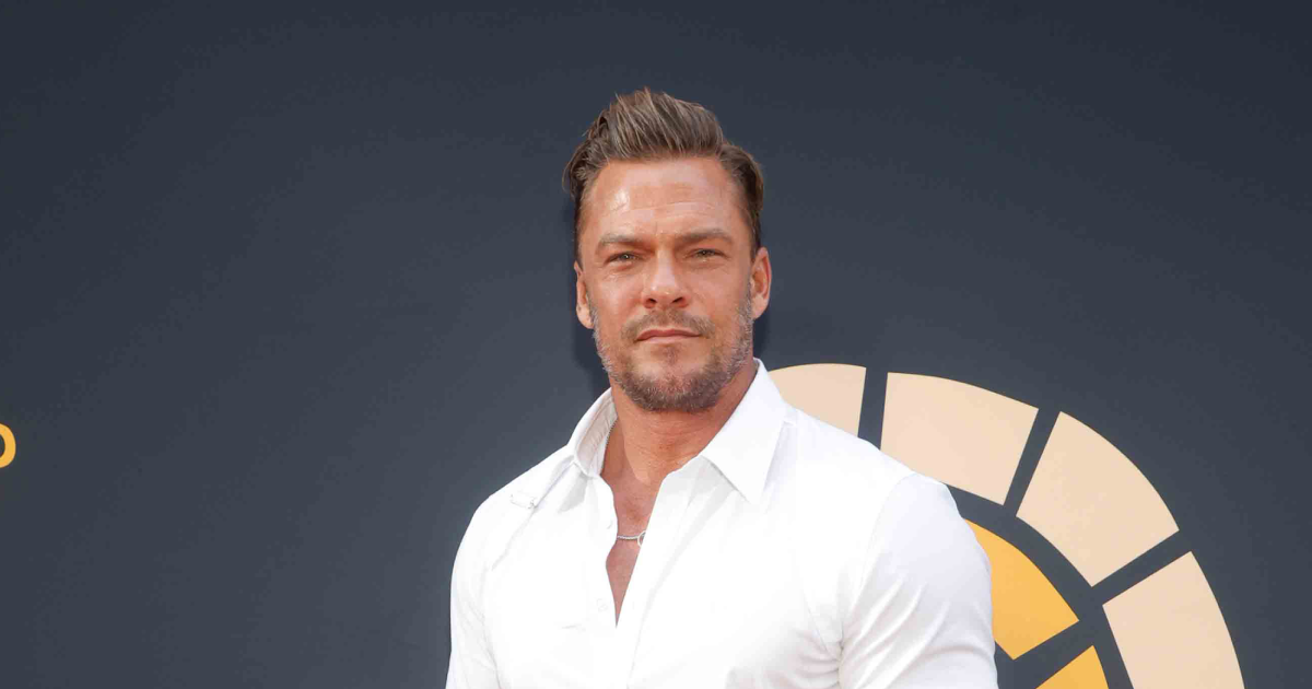 "Vous n'auriez même pas besoin de me payer" : Alan Ritchson, la star de ...